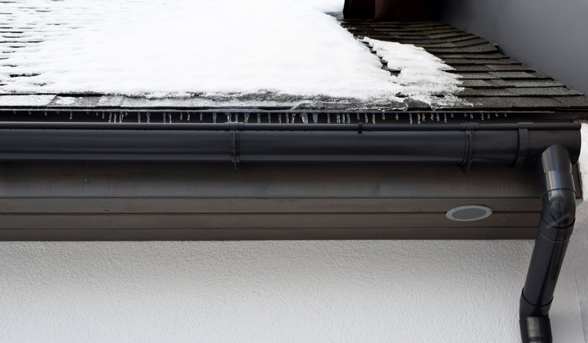 7 Tips for Installing Gutters in Winter - This Must Be Home