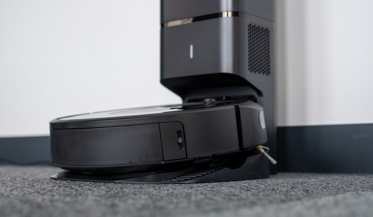 7 Tips for Moving Your Roomba to a New House - This Must Be Home